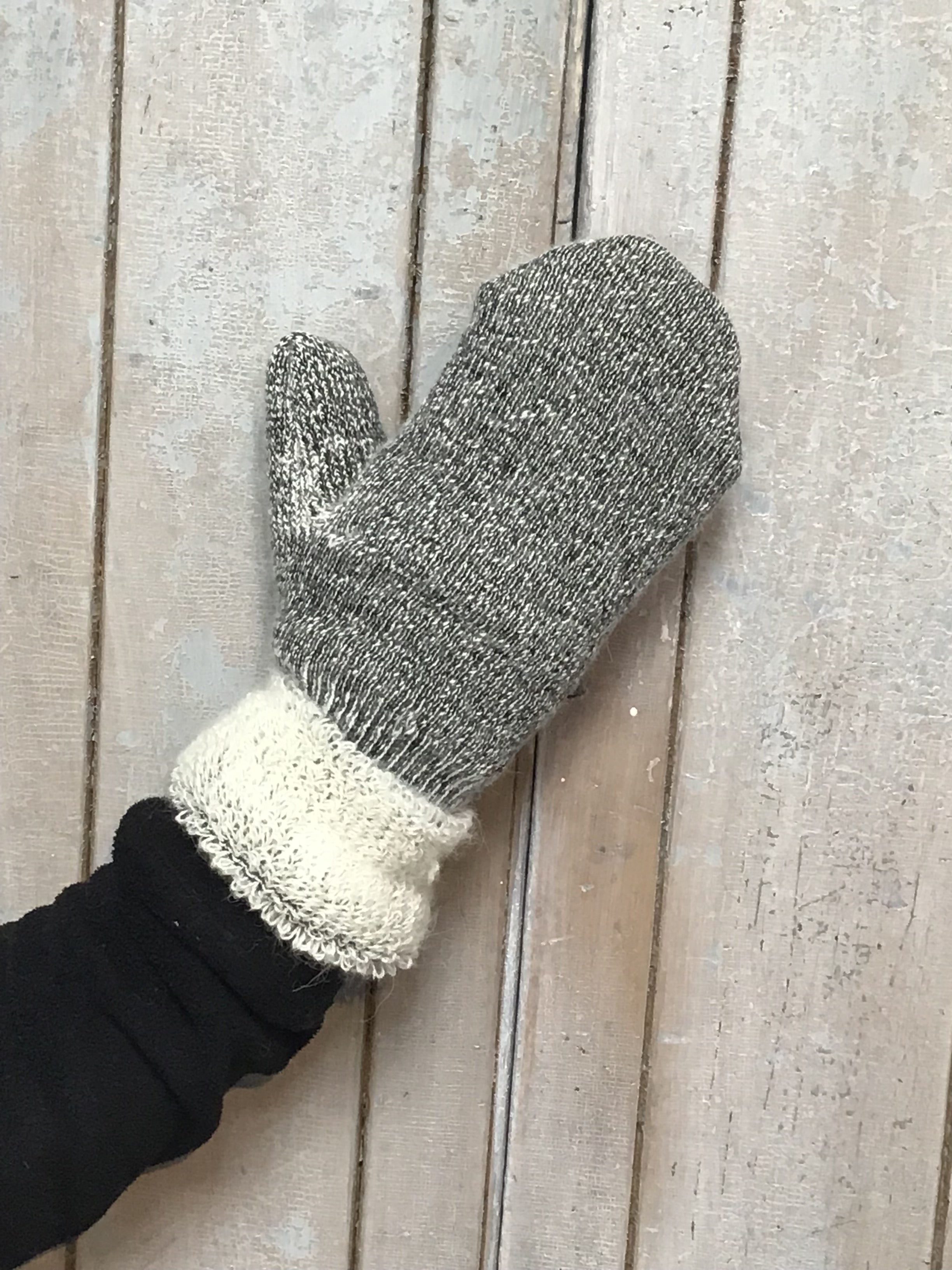 For the Hands – Alpaca-Tracks